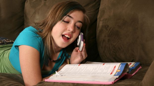 How to Overcome Distractions While Reading How to Overcome Distractions While Reading